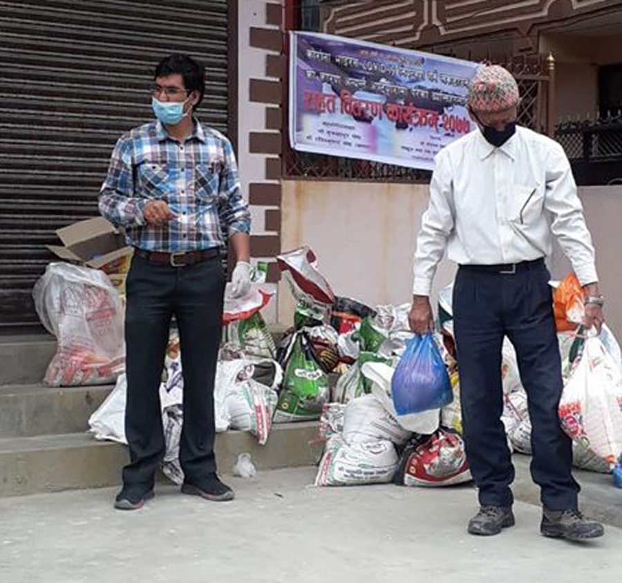 जापानमा बसेर नेपालमा सहयोगः ५८ विपन्न परिवारलाई राहत स्वरूप खाद्यान्न ...